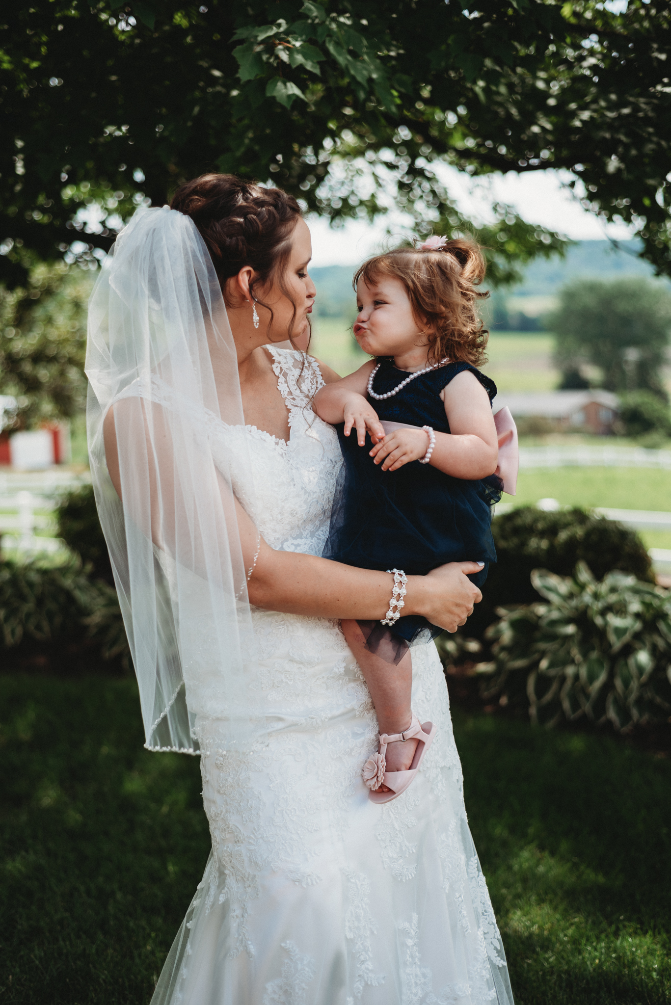 A Classic Hillside Amish Door Wedding Day in Wilmot, Ohio